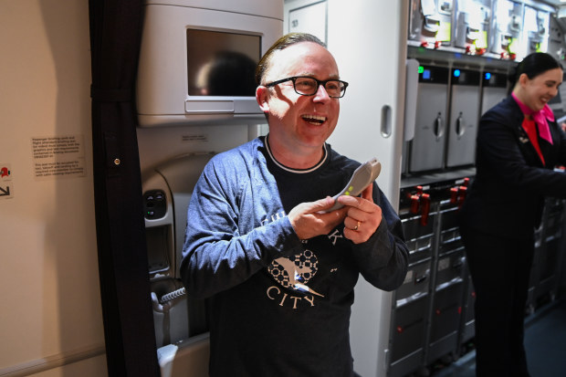 Alan Joyce to keep flying on Qantas dime for more than two decades