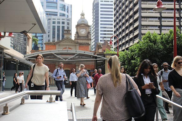 Queensland Rail: Train disruptions in Brisbane hit thousands as details ...