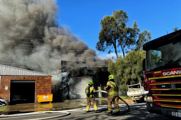 Mona Vale fire: blaze engulfs surfboard factory