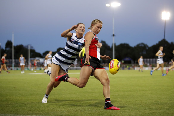 AFLW 2022: Kate McCarthy not done yet as fan favourite relishes ...