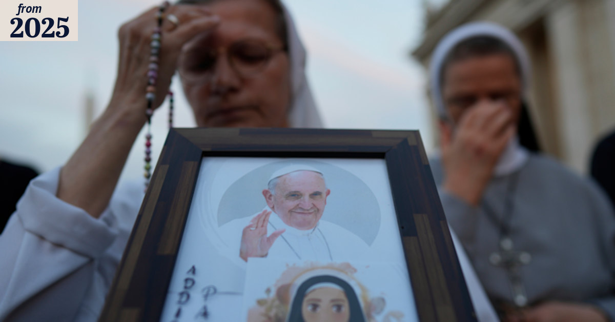 Pope Francis death: late pontiff raised a hand in farewell before ...