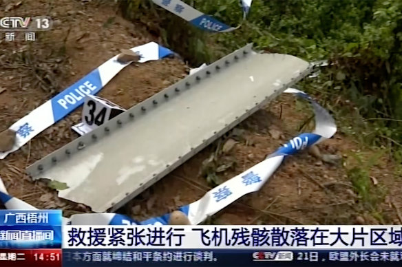 China plane crash: Flight 5735 pilots didn’t answer traffic controllers