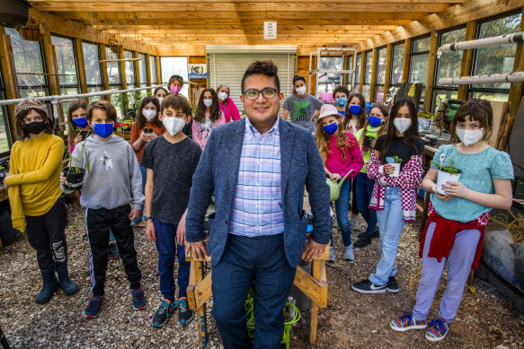 US COVID: Parents become substitute teachers as Omicron wave dogs Joe Biden