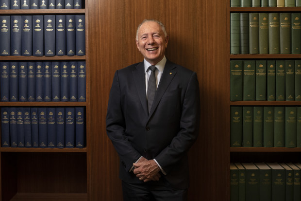 Federal Court judge John Middleton retires after 16 years on the bench