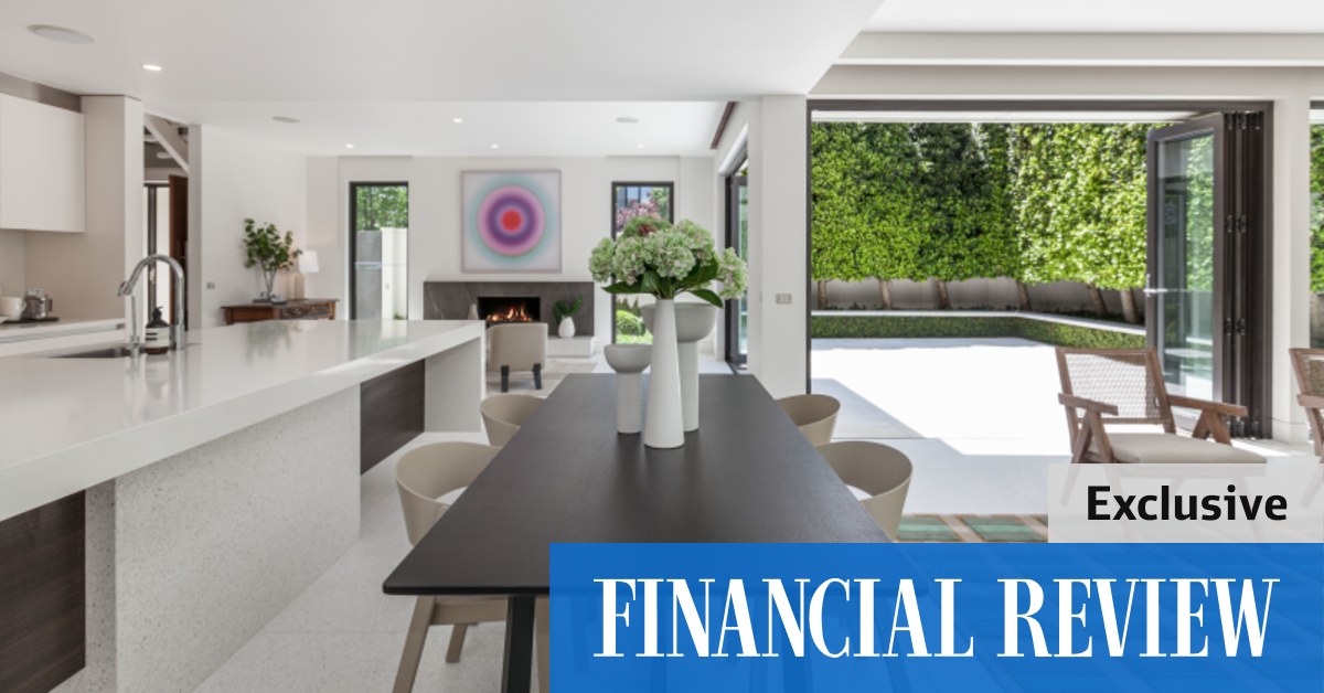 Melbourne luxury property: Billionaire pharma boss Dennis Bastas buys into South Yarra