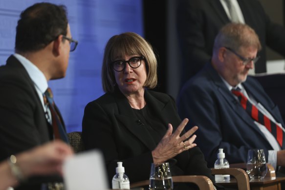 Coronavirus: Worldwide COVID-19 vaccinations will take six years ...