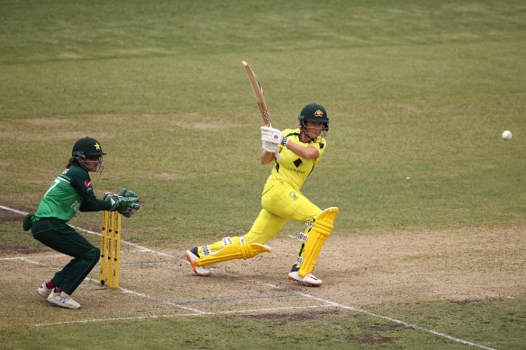 Show me the Mooney: Beth best batter in world right now