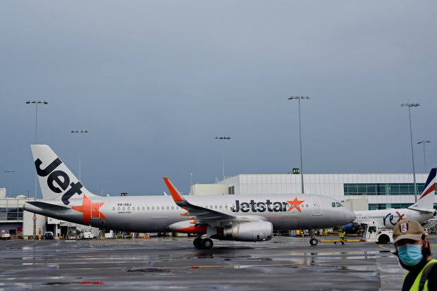 Jetstar operations head quits as chief executive prepares to exit