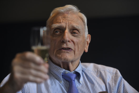 John Goodenough dies at 100