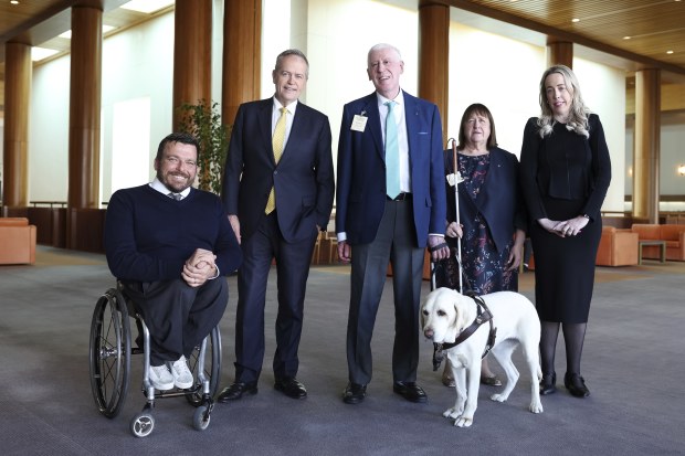 Disabiliy insurance: Bill Shorten resets the NDIS with Kurt Fearnley ...