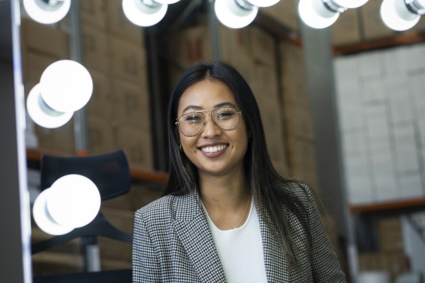 Ring lights and vanity mirrors: the woman making money from online beauty