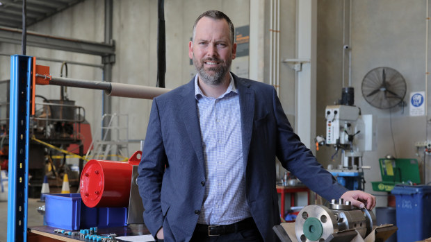 Business investment crashes 5.9pc