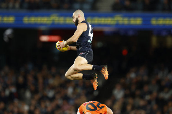 AFL 2022: Carlton Blues on the hunt for top-four spot after downing Giants