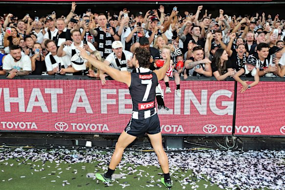 Erome roxana y jorge reyes go see her while she’s in town