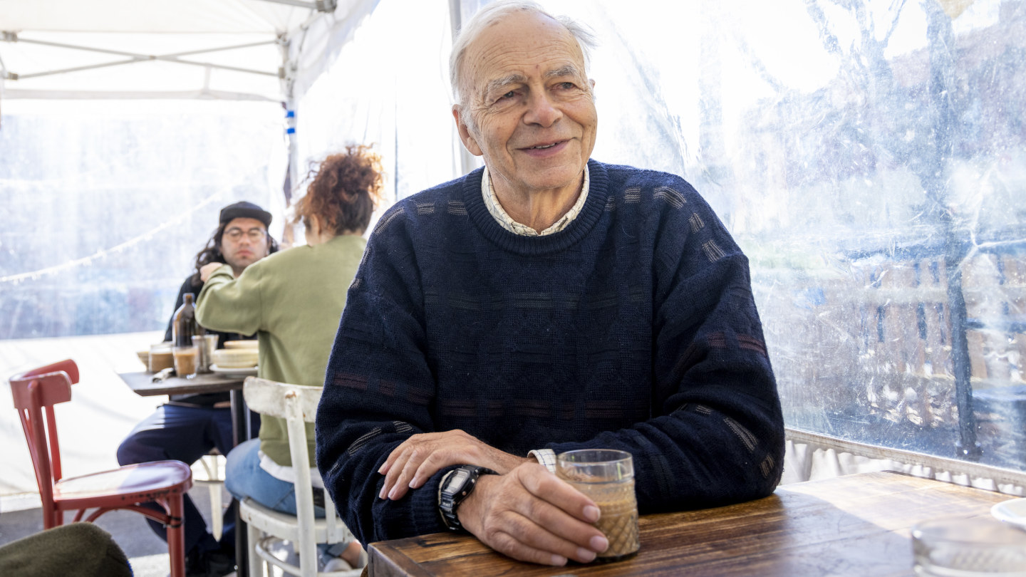 Philosopher Peter Singer talks about billionaires, ethics ...