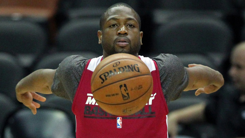 Cleveland Cavaliers trade Dwyane Wade back to Miami Heat