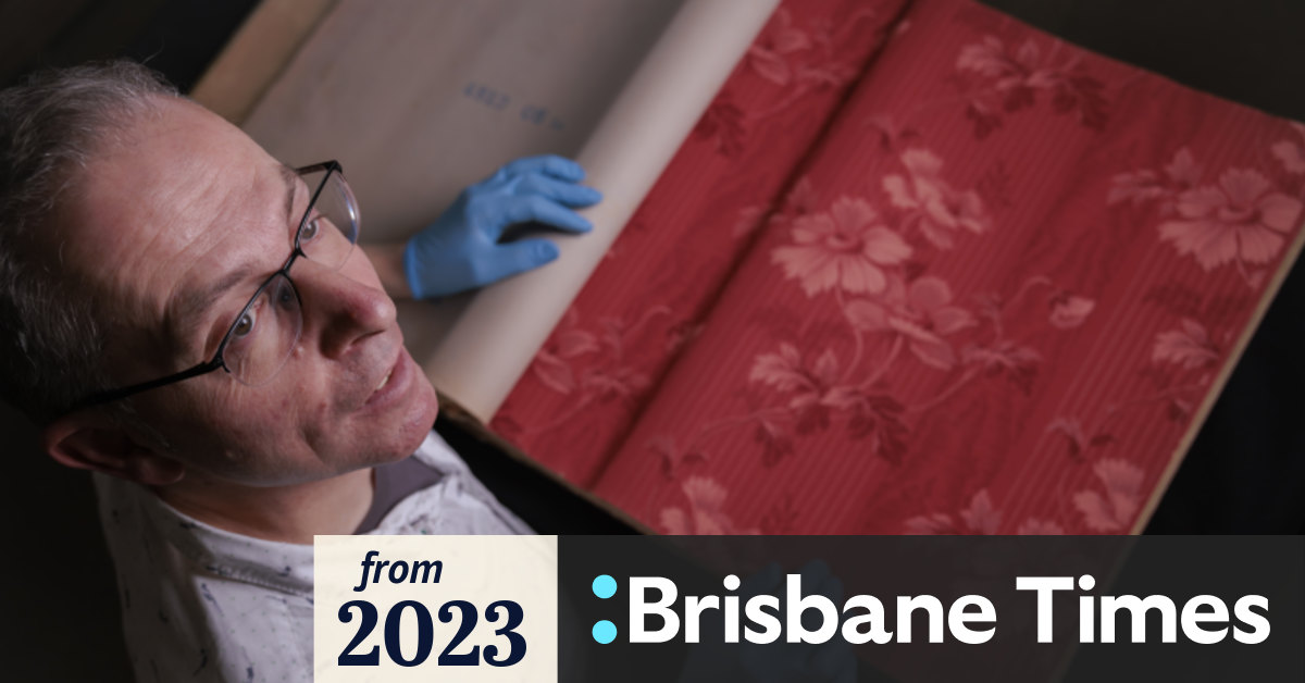 Where The Lost Flowers of Alice Hart were found in the past