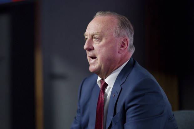 When did the MinRes board learn of Chris Ellison’s offshore scandal?