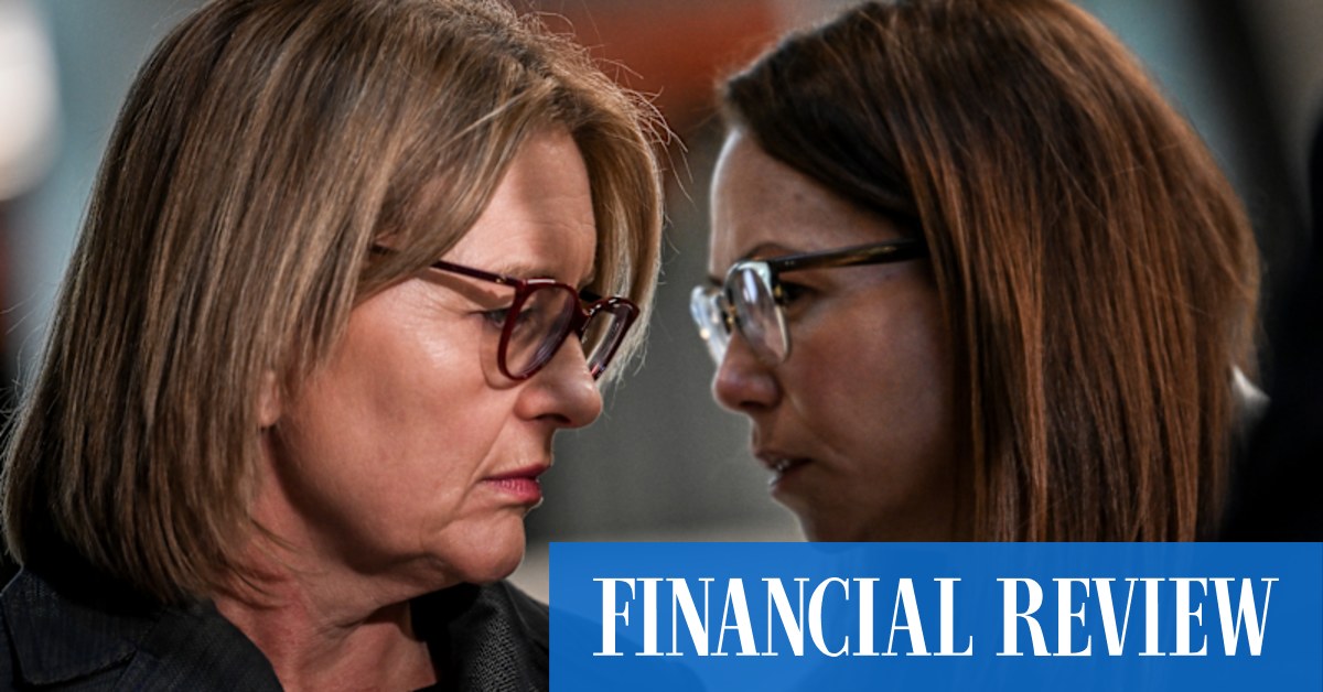 Victorian public service paying for advice it ignores, report finds