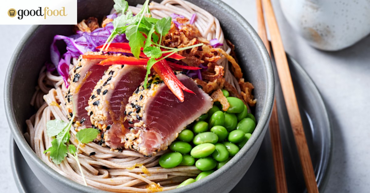 Seared tuna with cold soba noodles: recipe for hot night