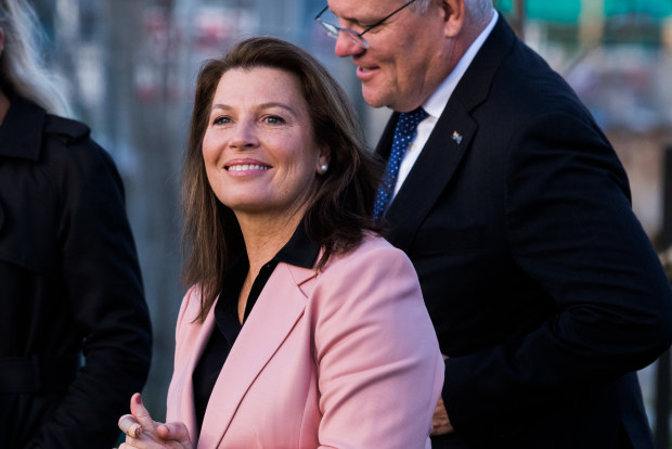Election 2022: Scott Morrison, Anthony Albanese split over COVID strategy