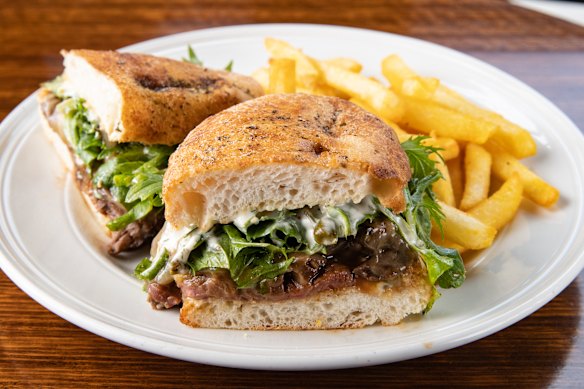 Rising Sun Hotel review: Pubs on Swan Street, Richmond