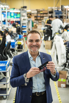 Aussie splashes record $9m on Kurt Cobain guitar