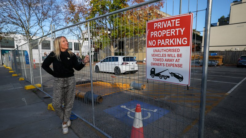 Toorak Village: Traders urge compensation over car park closure
