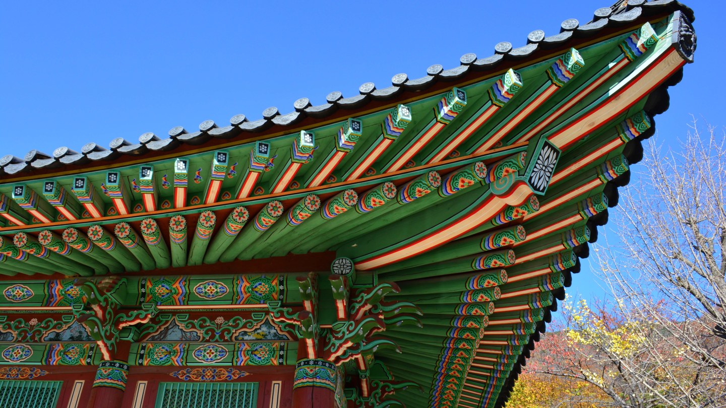 How to read the colourful facades of South Korea's temples and palaces
