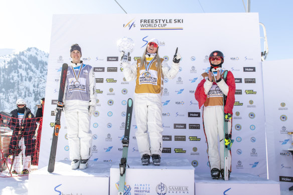 Danielle Scott wins aerial skiing World Cup title, Laura Peel second