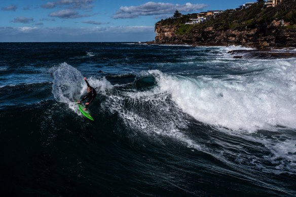 NSW weather: Abnormally high tides, 5m waves to pummel NSW coast