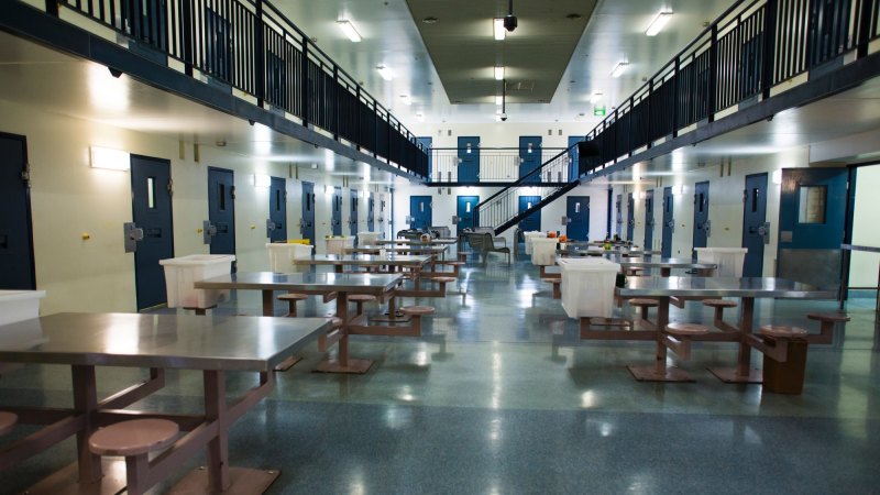 Government backs plan to fix Queensland's overcrowded 'fight club' prisons