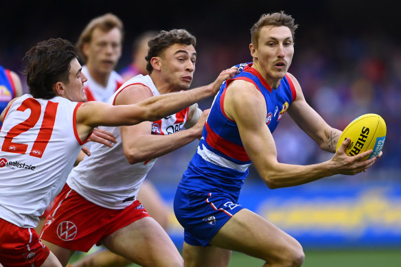 AFL 2021: Bailey Dale’s Western Bulldogs head into clash for top spot ...