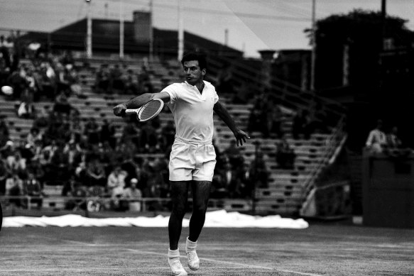 Australian tennis ace Ashley Cooper mourned