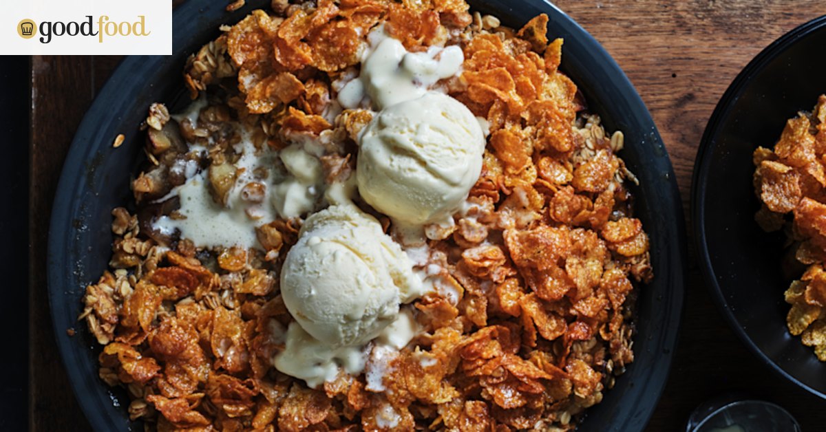 Apple crumble with cornflakes
