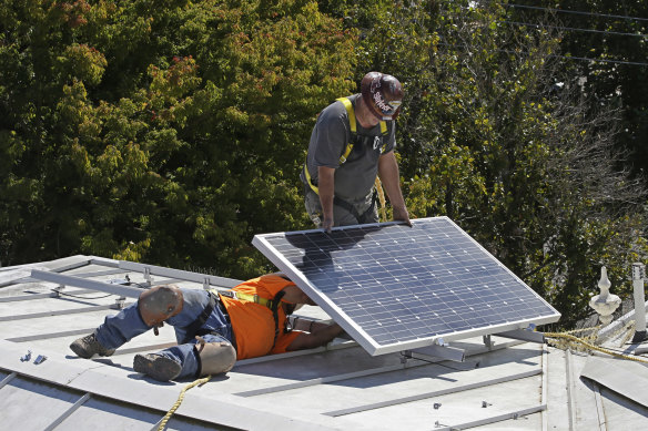 Qld ban on dumping solar panels, batteries in landfill on agenda