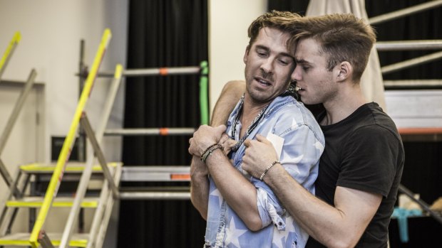 Actor Hugh Sheridan and Hair castmate victims of Perth 'glassing attack'