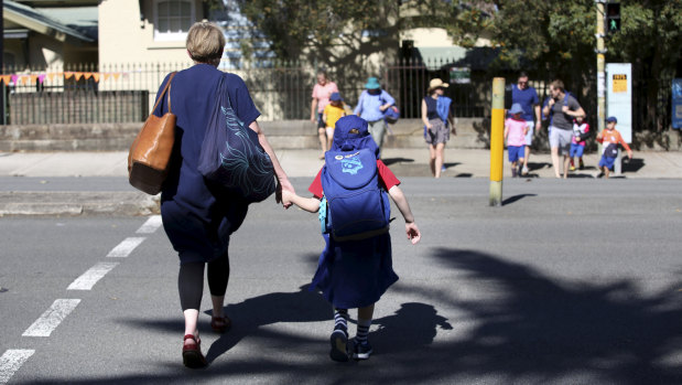 'Safe to return to school': WA leaders respond to teachers' union campaign