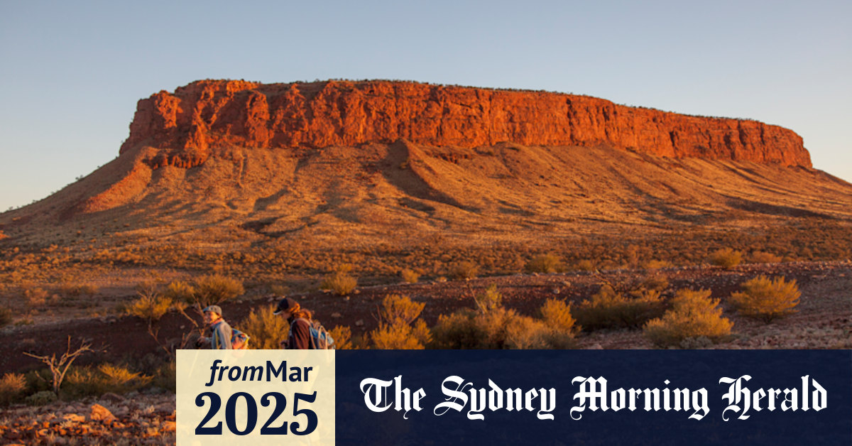 Visiting Mount Conner (Artilla), the Australian outback mountain that ...