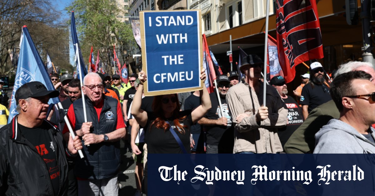 Thousands of union members join CFMEU rally in Sydney