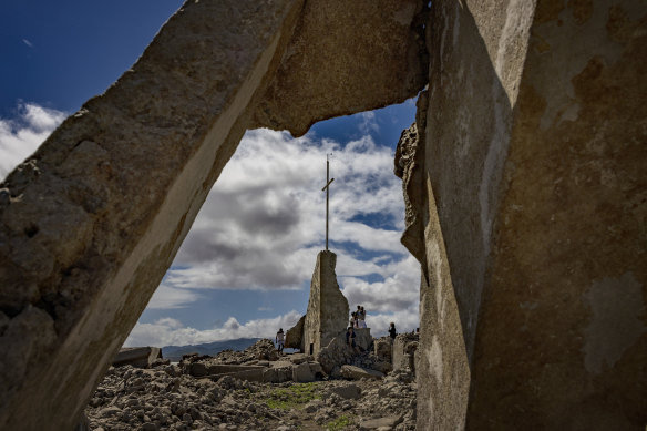 Heatwave in Philippines, South-east Asia latest: Parched dam reveals ...