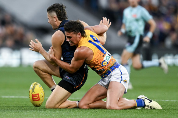 AFL 2024: Why the new interpretation of holding the ball might be good ...