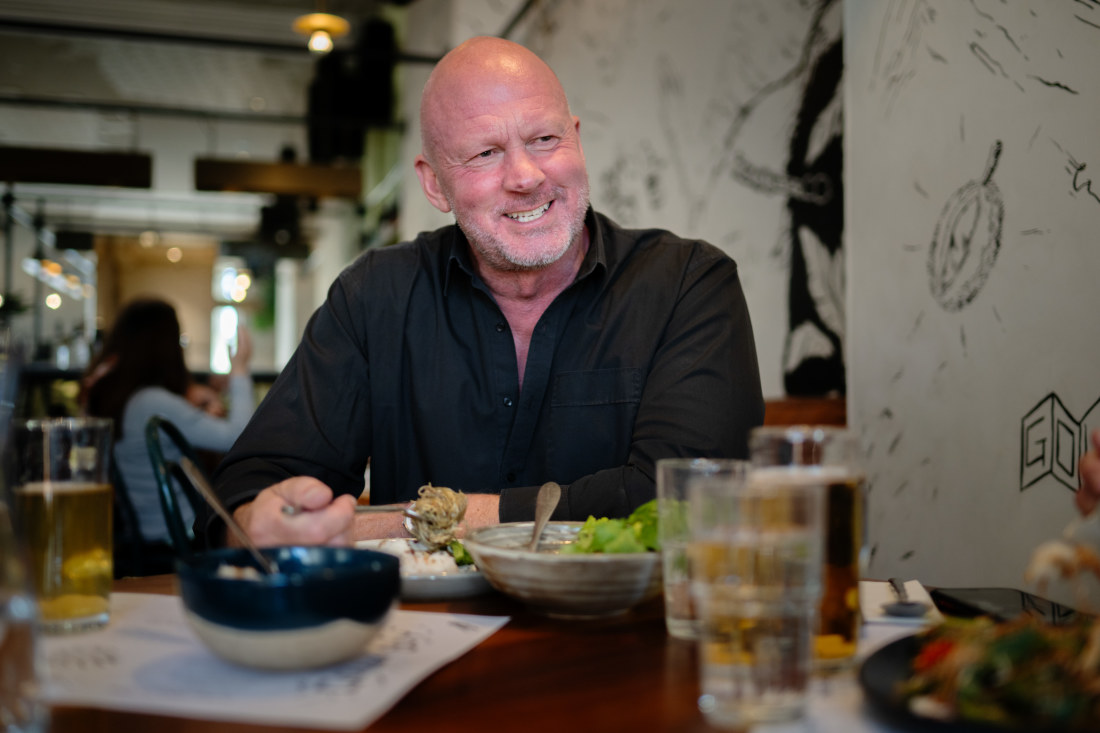 Opera star Teddy Tahu Rhodes says he loved being an accountant before ...
