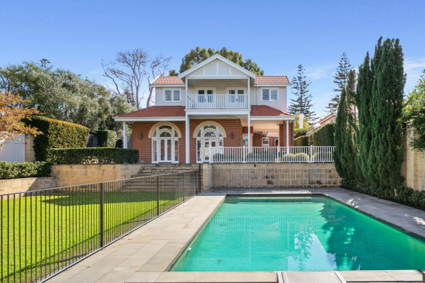 Property prices: Wesfarmers exec Ed Bostock sells Cottesloe mansion for ...