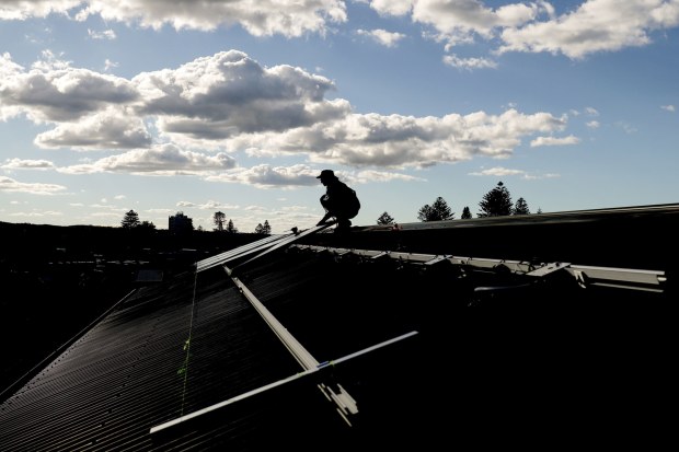 Labor to amp up household battery plan with low-interest loans