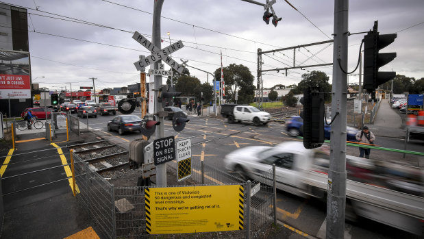 Train tracks to stretch over Bell Street and Moreland road under ...