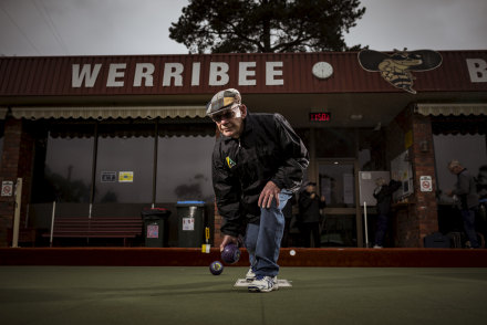 Coronavirus Australia: Victoria's lawn bowls venues back in the clubhouse