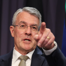 Attorney-General Mark Dreyfus to consult courts on federal complaints body