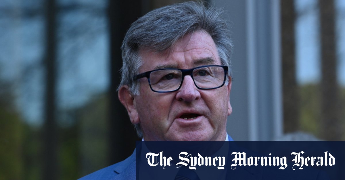 Steve Barrett: blackmail charge dropped against veteran journalist