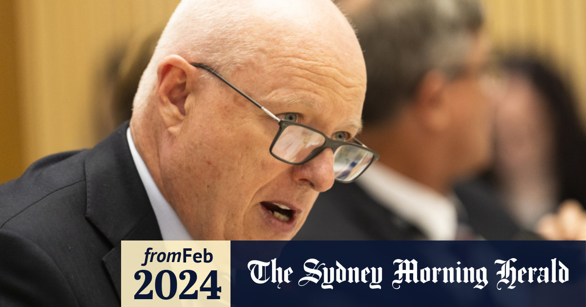 BOM head Andrew Johnson fires back over summer forecast criticism